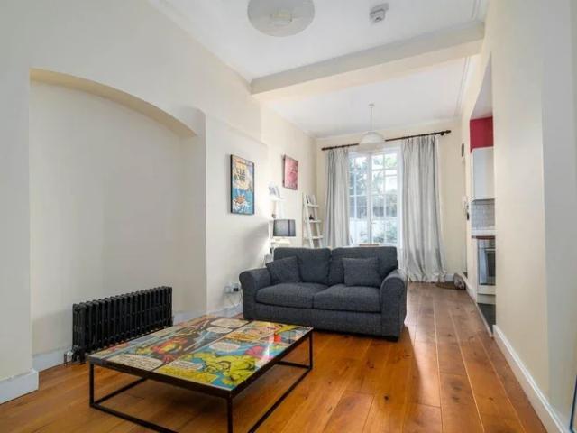 Apartment at John Ruskin Street, Greater London