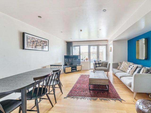Apartment at John Ruskin Street, London