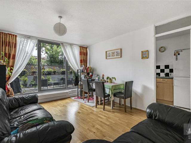 Apartment at John's Mews, Greater London