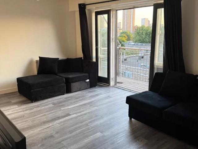 Apartment at Jamaica Street, Greater London