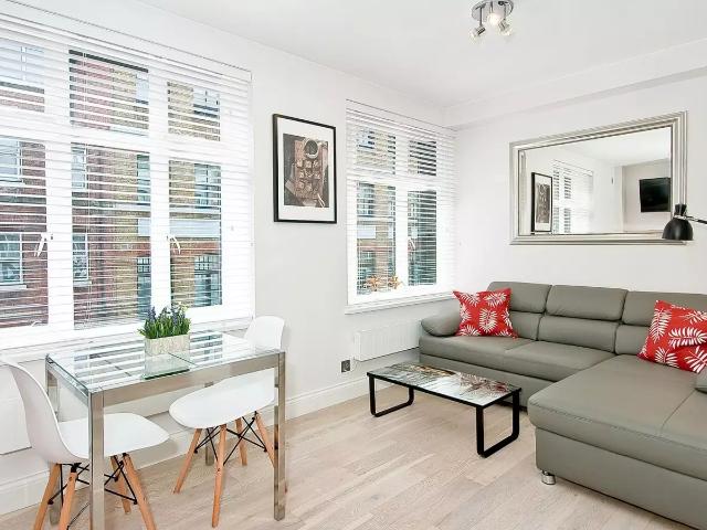 Apartment at James Court, City of Westminster