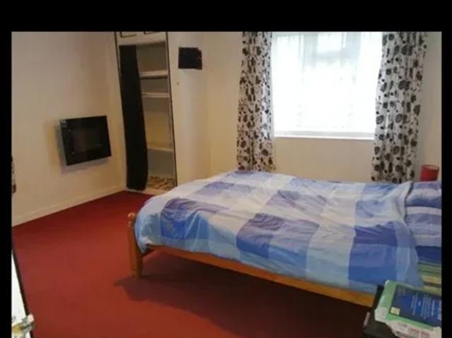 Apartment at Jasmin Grove, Bristol