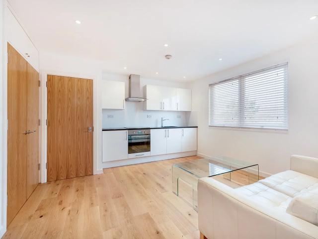 Apartment at Jeymer Avenue, Greater London