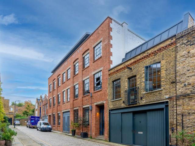 Apartment at Jeffrey's Place, Greater London