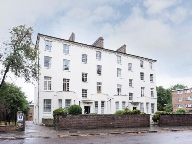 Apartment at Jeffrey's Road, Greater London