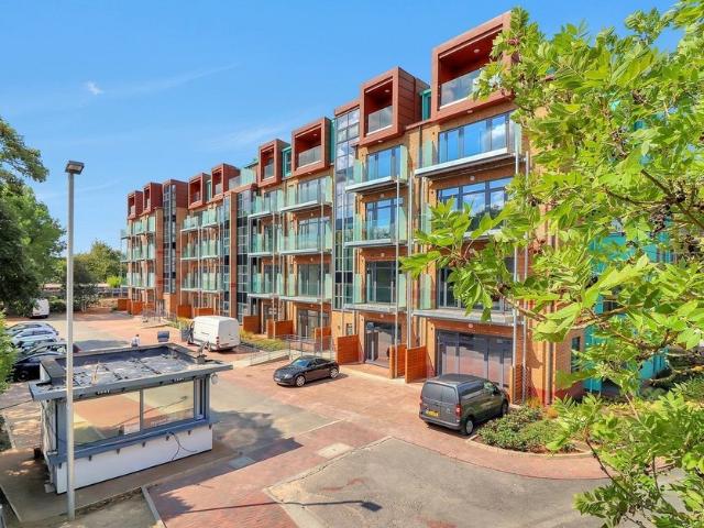 apartment at Jessop Court, Brindley Place, Cowley