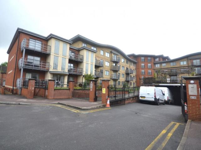 Apartment at Jubilee Square, Reading