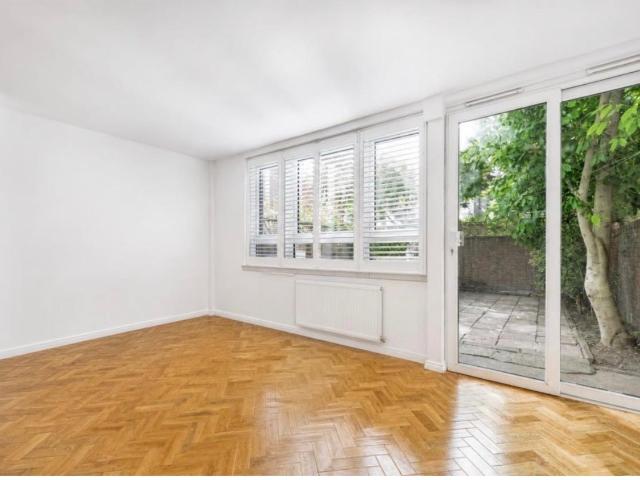 Apartment at Juer Street, Greater London