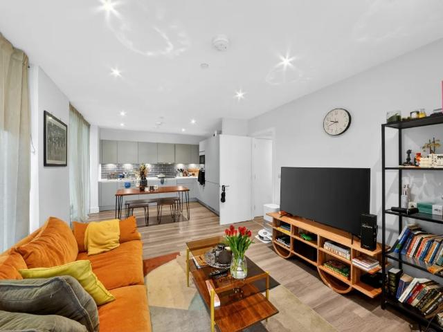 Apartment at Juniper Crescent, Greater London