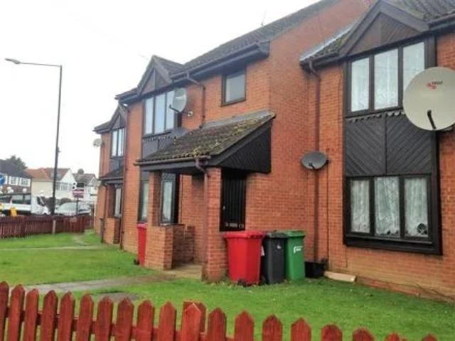 Apartment at Oatlands Drive, Slough