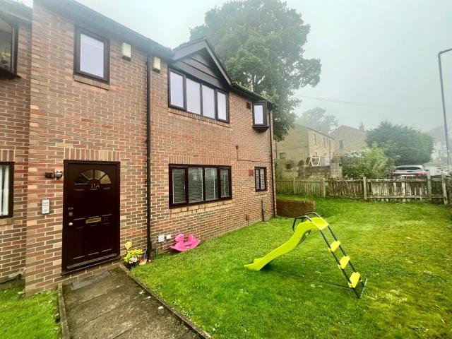 Apartment at Oak Dene Close, Leeds