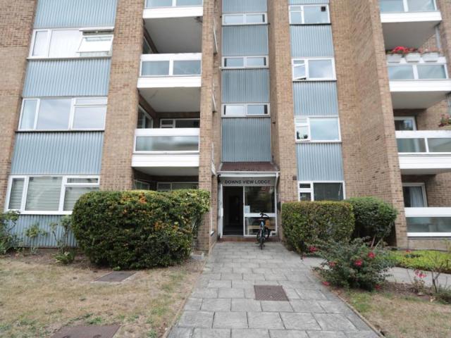 Apartment at Oak Hill Road, Greater London