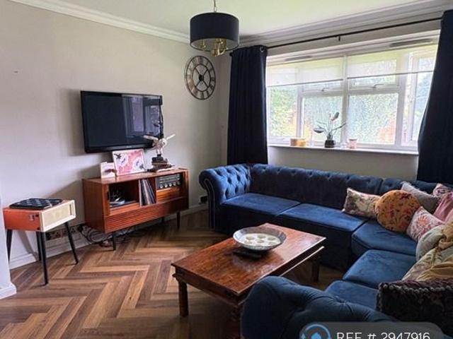 Apartment at Oak Lane, Greater London