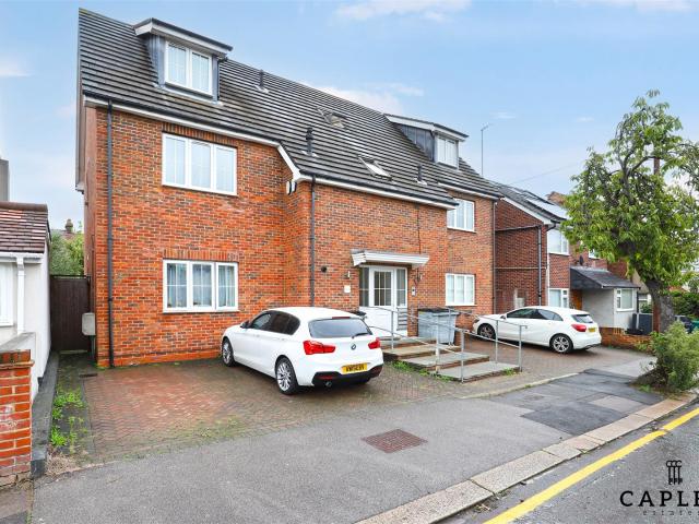 Apartment at Oakdale Road, Greater London