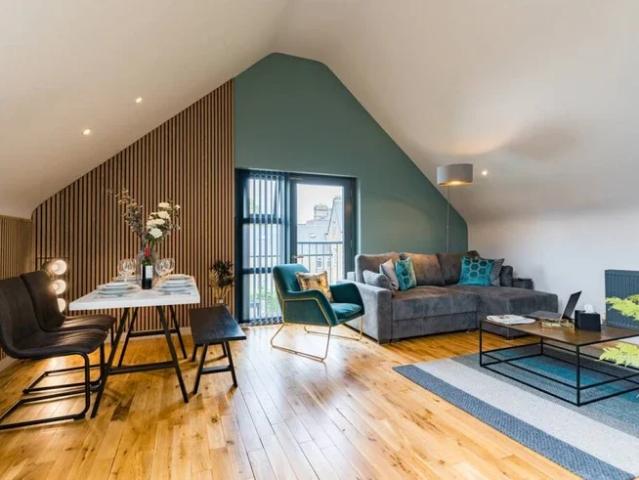 Apartment at Oakfield Street, Cardiff