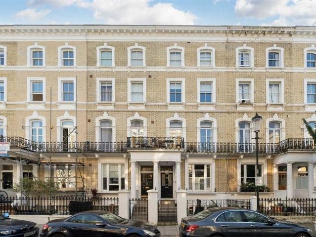 Apartment at Oakfield Street, Greater London