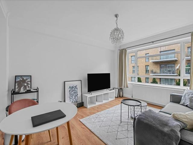 Apartment at Oakhill Road, Greater London