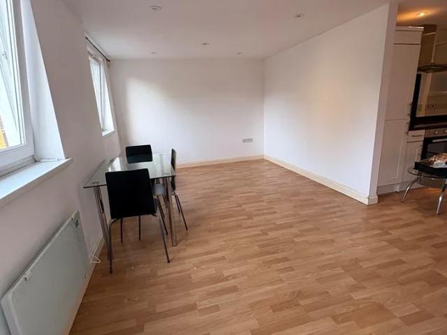 Apartment at Oakhill Road, Greater London