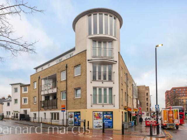 Apartment at Oakhill Road, Greater London
