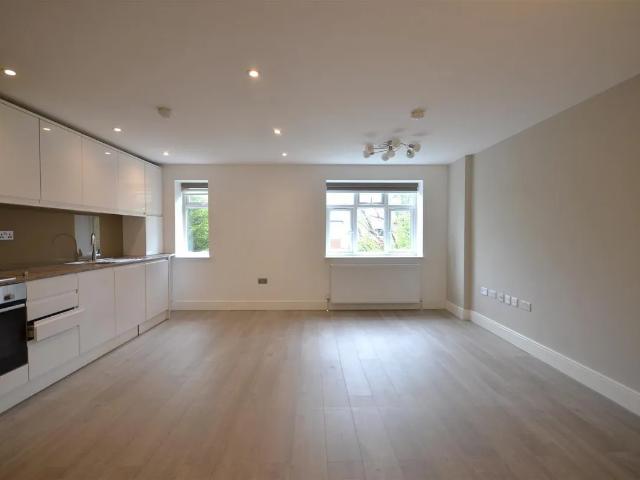 Apartment at Oakington Avenue, Greater London