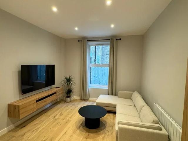 Apartment at Oaklands Grove, Greater London