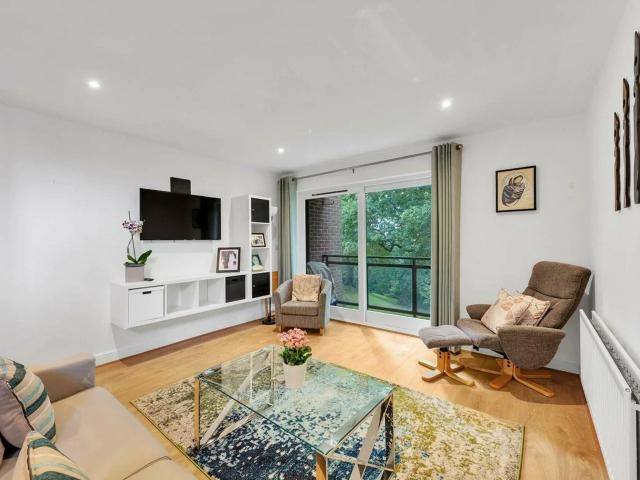 Apartment at Oaklands Road, Greater London