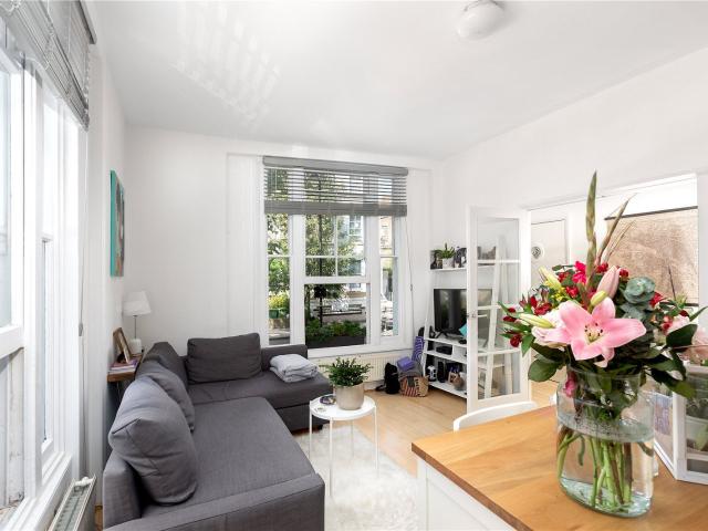 Apartment at Oakley Road, Greater London