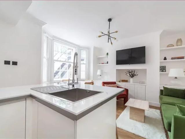 Apartment at Oakley Street, Greater London