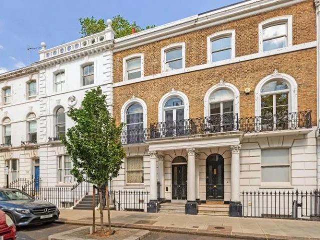 Apartment at Oakley Street, Greater London