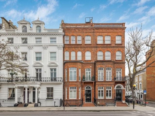 Apartment at Oakley Street, Greater London