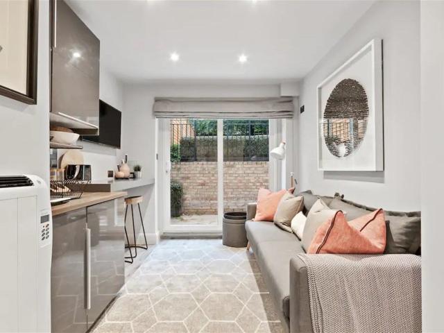 Apartment at Oakley Square, Greater London