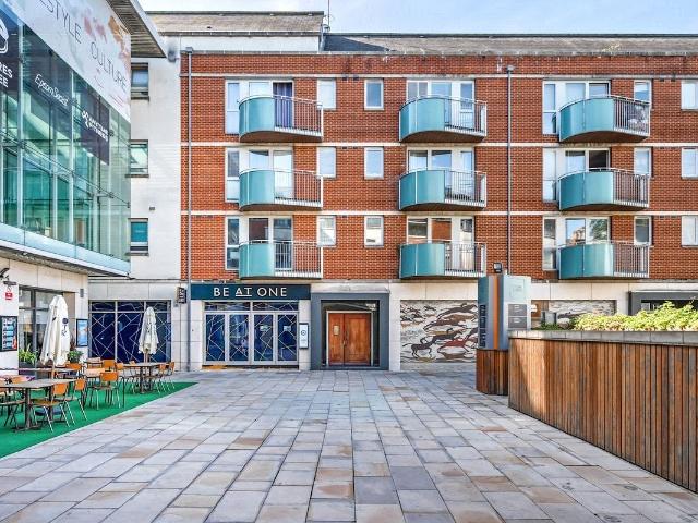 Apartment at Oaks Square, Epsom and Ewell
