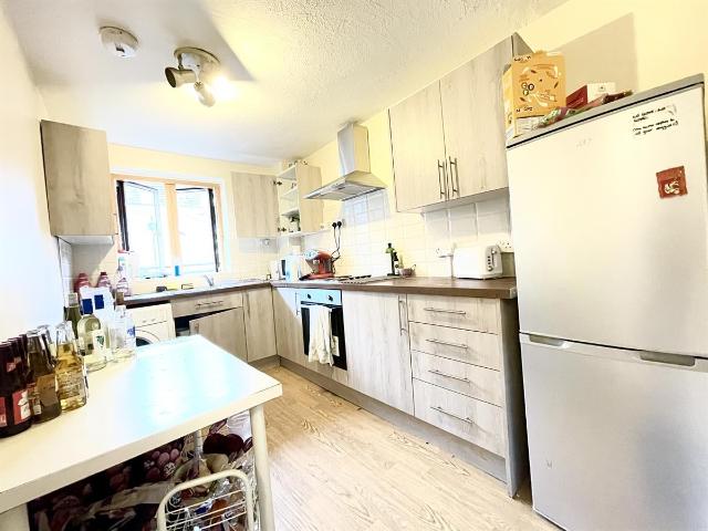 Apartment at Oakshott Court, Greater London
