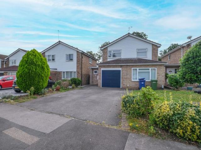 Apartment at Oaktree Way, Sandhurst