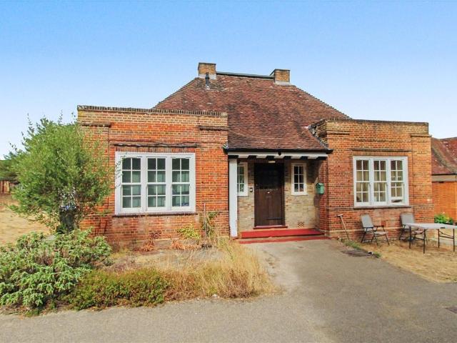 Apartment at Octagon Road, Walton on Thames