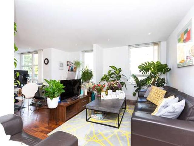 Apartment at Offord Road, Greater London