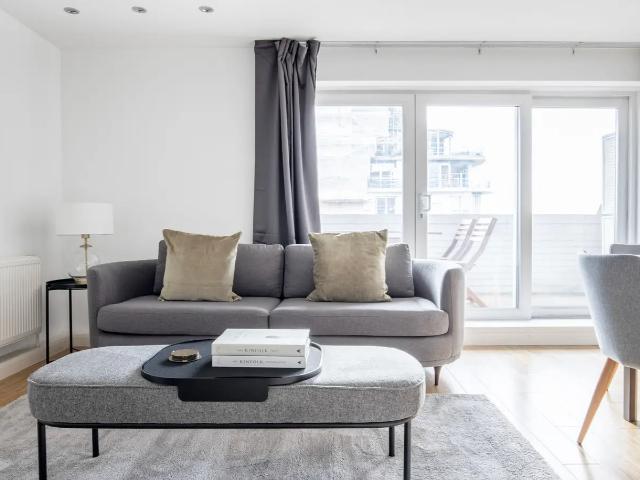 Apartment at Olympia Mews, City of Westminster