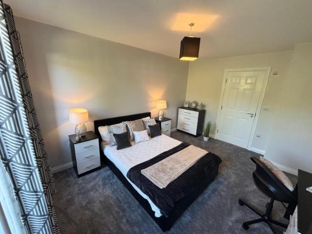 Apartment at Old Oak Drive, Leeds