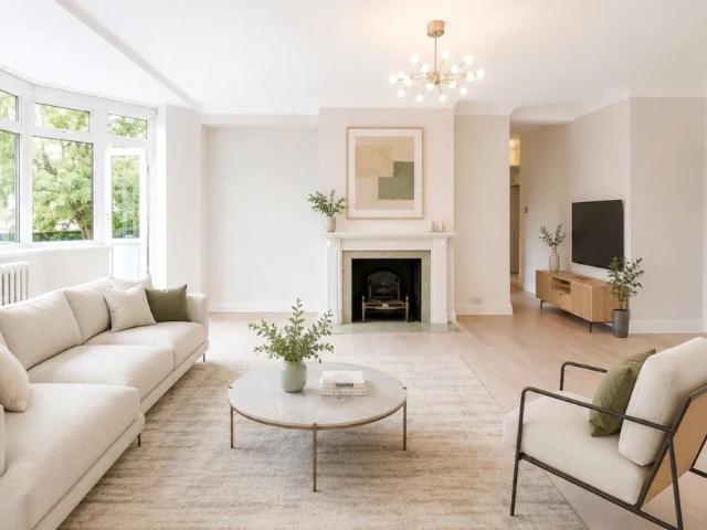Apartment at Old Brompton Road, Greater London