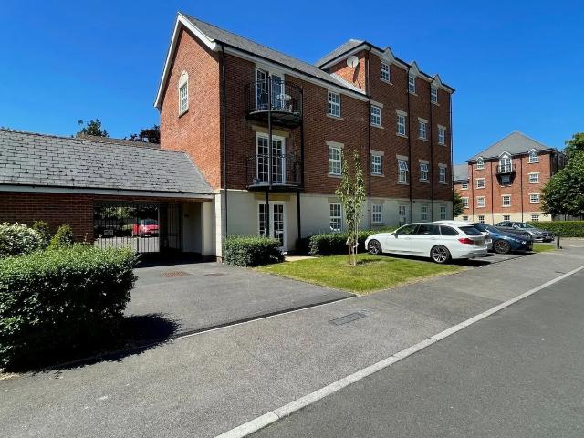 Apartment at Old College Road, Newbury