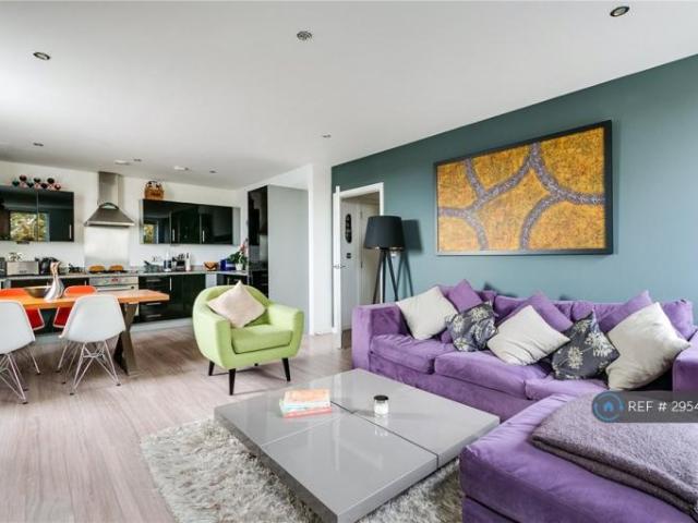 Apartment at Old Devonshire Road, Greater London