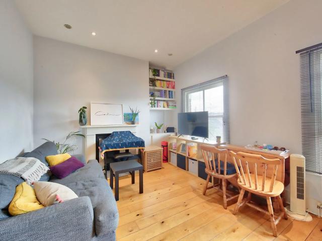 Apartment at Old York Road, Greater London
