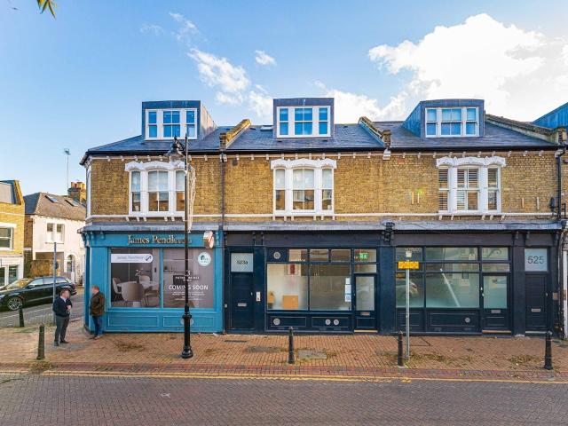 Apartment at Old York Road, Greater London