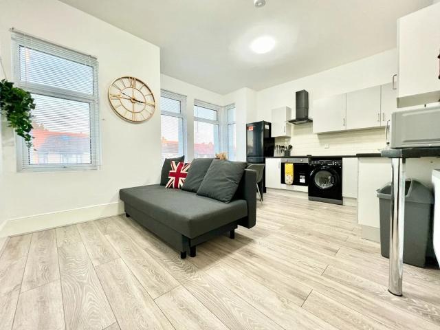 Apartment at Oldchurch Road, Greater London