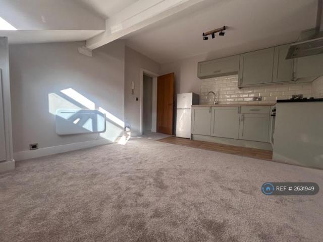Apartment at Oldham Road, Calderdale
