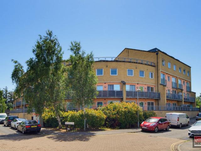 Apartment at Oldridge Close, Greater London