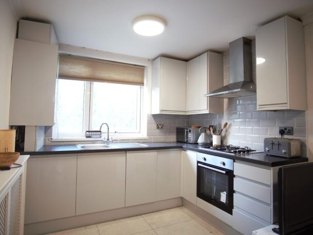 Apartment at Oldridge Road, Greater London