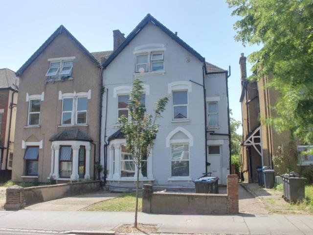 Apartment at Oliver Grove, Greater London