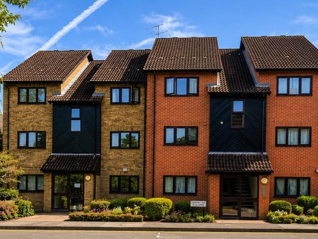 Apartment at Orchard Waye, Greater London