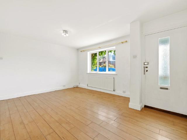 Apartment at Orchard Grove, Greater London